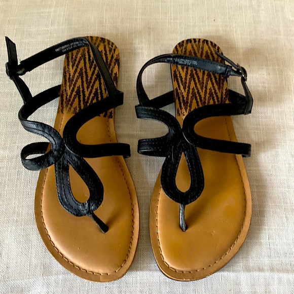Time and Tru | Shoes | Time And Tru Black Strap Sandals Size 8 | Poshmark